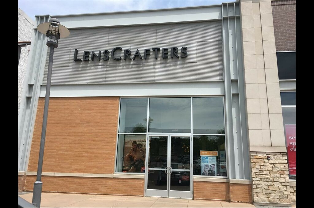 Giyim mağazası LensCrafters, Ohio Eyaleti, foto