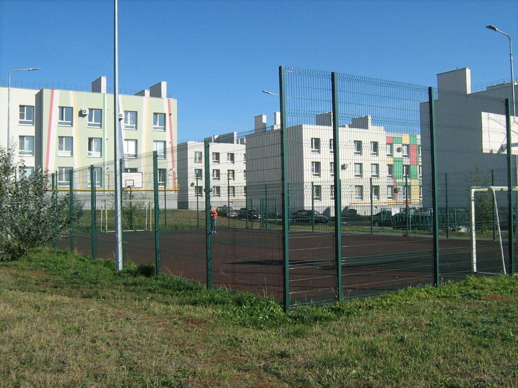 Spor alanı Футбольное поле, Samara, foto