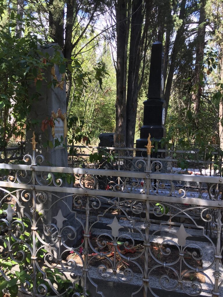 Ünlü kişilerin mezarları Генерал-майор И.П. Гапоненко, Kırım Cumhuriyeti, foto