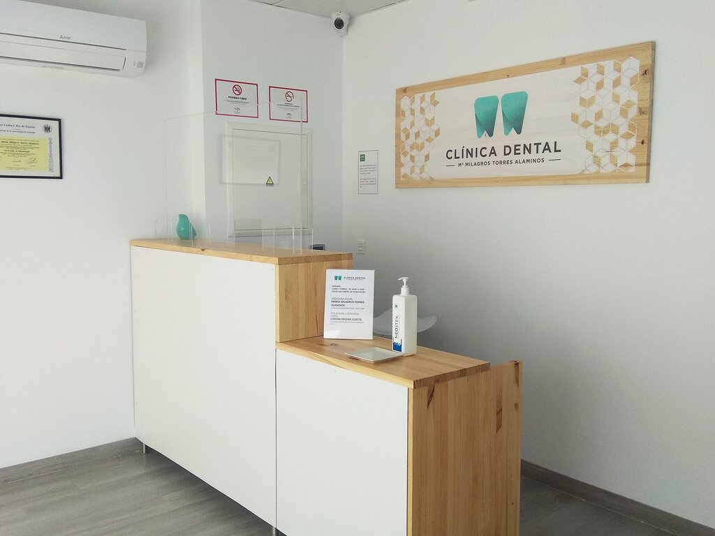 Özel ağız ve diş sağlığı klinikleri ve muayenehaneleri Clínica Dental Milagros Torres Alaminos, Endülüs, foto