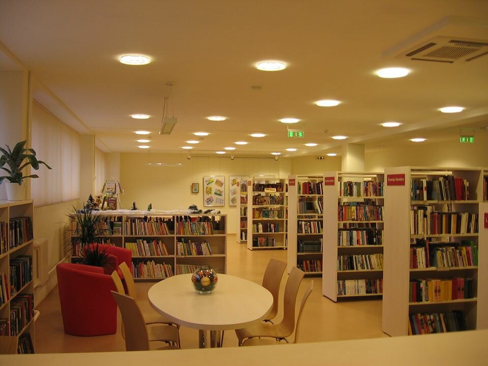 Kütüphaneler Piekrastes Library, Daugavpils, foto