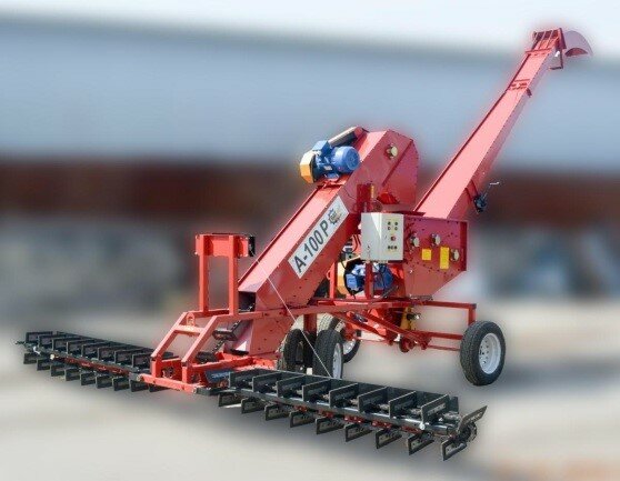 Tarım makineleri, ekipmanlar Mashstroy-Kholding Sklad, Voronejskaya oblastı, foto