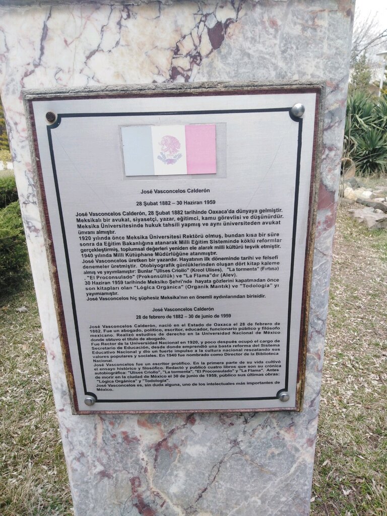 Park, sokak heykeli Jose Vasconcelos Calderon Anıtı, Ankara, foto