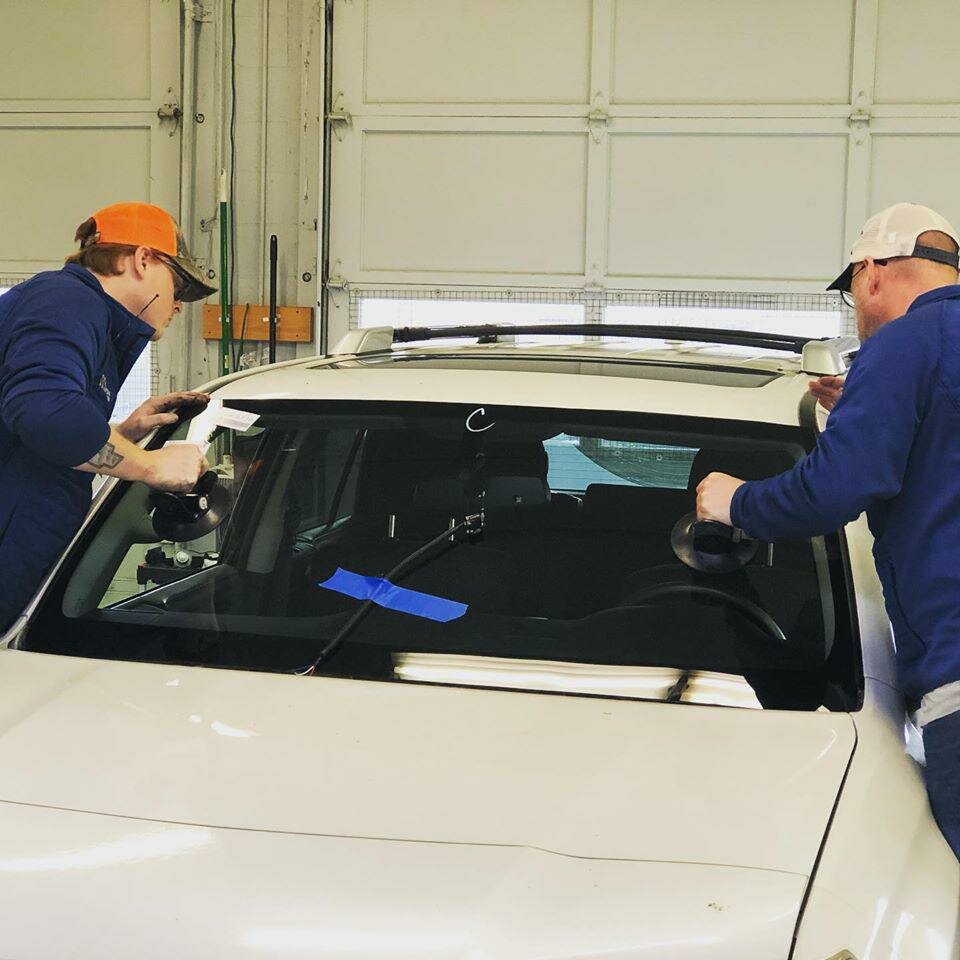 Otomobil camları Hampton Auto Glass, Washington Eyaleti, foto