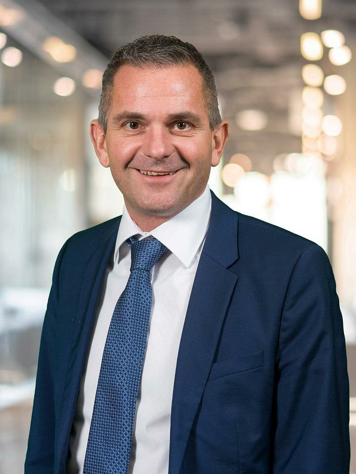 Noterler Mag. Hannes Codalonga, Dünya, foto