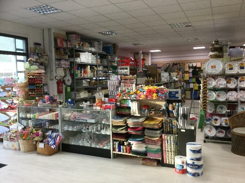 Mobilya mağazaları Cartaria Cavour, Lazio, foto
