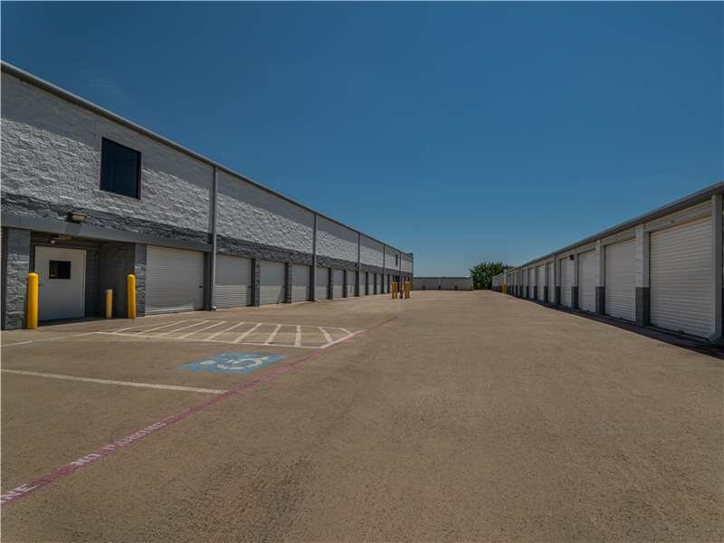 Karavan Extra Space Storage, Irving, foto