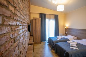Green Town Hotel (Bagrati street No:21, Kutaisi), otel  Kutaisi'den