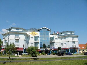 Kristaly Hotel (Zala vármegye, Keszthely), otel  Keszthely'den