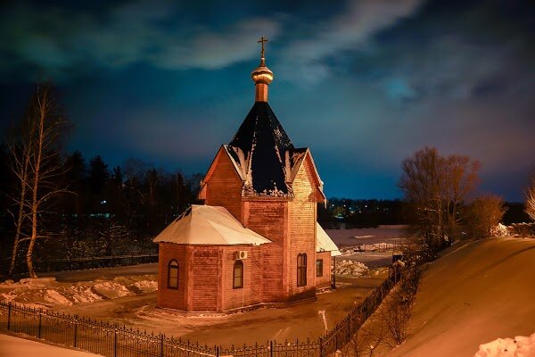Ortodoks kiliseleri Храм во имя Сошествия Святого Духа, Sarov, foto