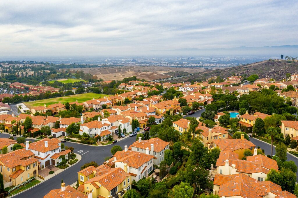 Gayrimenkul yönetimi FirstService Residential - Irvine, Irvine, foto