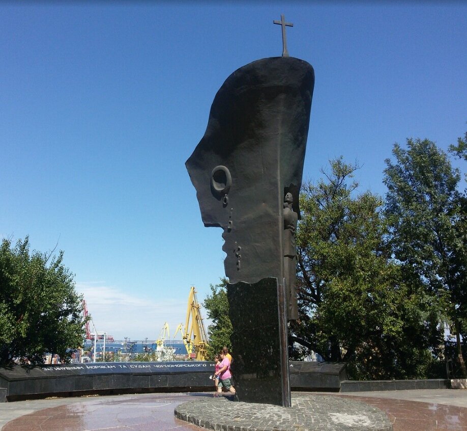 Anıt, heykel Погибшим морякам и кораблям, Odesa, foto