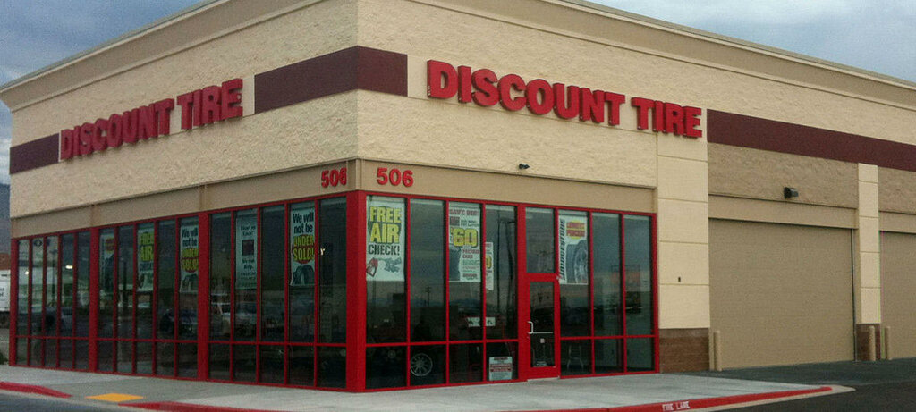 Jant ve lastikçiler Discount Tire, New Mexico Eyaleti, foto