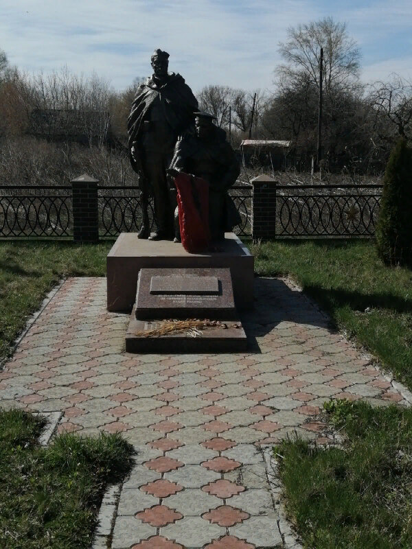 Anıt, heykel Братская могила воинов, павших в Великой Отечественной войне, Tulskaya oblastı, foto