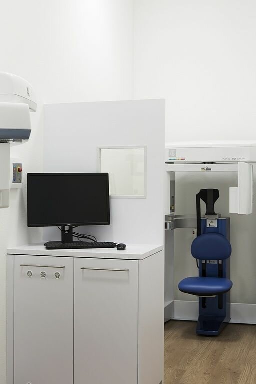 Plastik cerrahi klinikleri Thuau Henri, Zug, foto