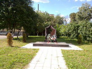 Воинам-афганцам (Chernihivska Region, Koryukovskiy District, Mena, Shevchenko street), anıt, heykel  Mena'dan