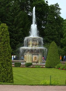 Фонтан Колокол (St. Petersburg, Peterhof, Nizhniy Park), çeşme  Peterhof'tan