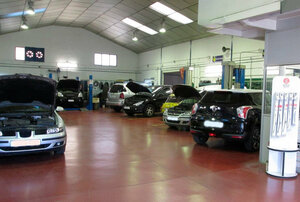V-Service (Dmitrovskoye Highway No:107Ак1, Moscow), otomobil servisi  Moskova'dan