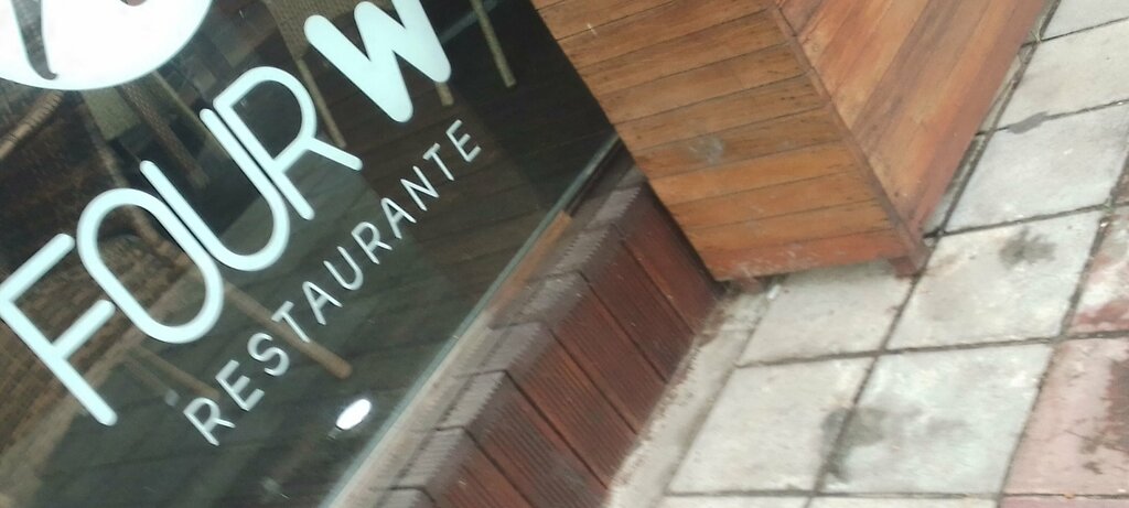 Restoran Four W, Loanda, foto