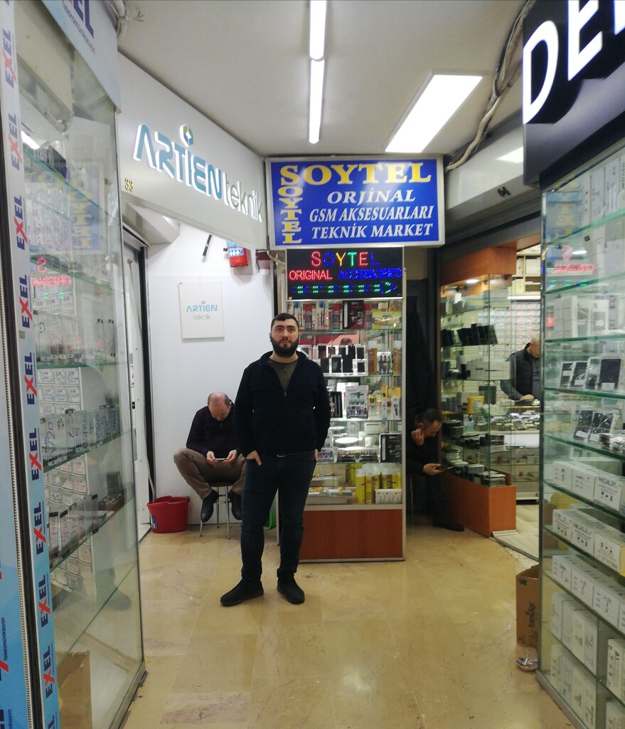 Cep telefonu ve aksesuarları satış mağazaları Soytel İletişim, İstanbul, foto