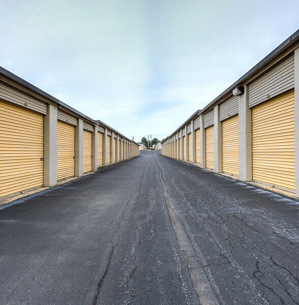 Tekne, kayık, yat IStorage Self Storage, Lynchburg, foto
