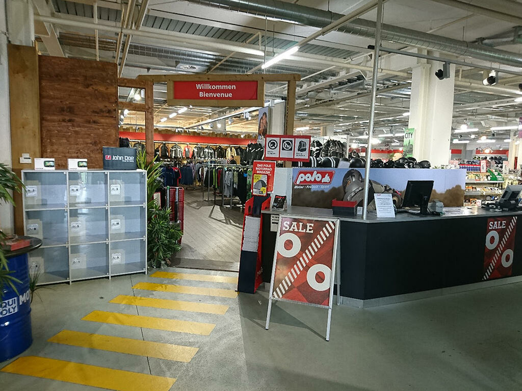 Motosiklet yedek parçaları Polo Motorrad Store Niederwangen, Bern, foto
