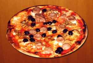 Pizzeria Bella Napoli (Friuli-Venezia Giulia, Provincia di Udine, Viale Centrale), pizzacılar  Lignano Sabbiadoro'dan