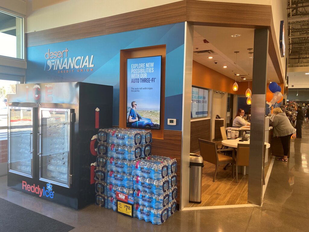 Banka Desert Financial Credit Union - Queen Creek Ironwood, Arizona Eyaleti, foto