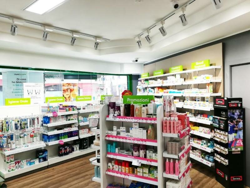 Eczaneler LloydsFarmacia Venanzi, Piyemonte, foto