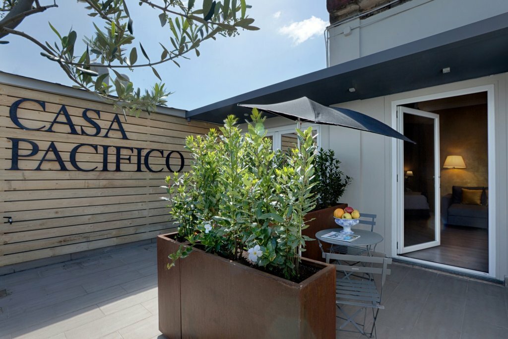 Otel Casa Pacifico Napoli Guest House, , foto