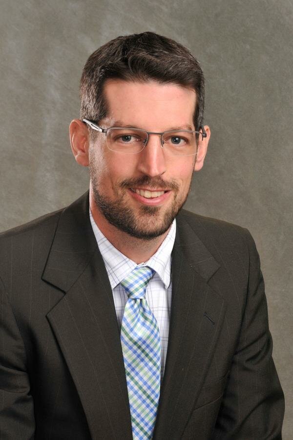 Yatırım fonu firmaları Edward Jones - Financial Advisor: Lucas C Fox, Ohio Eyaleti, foto