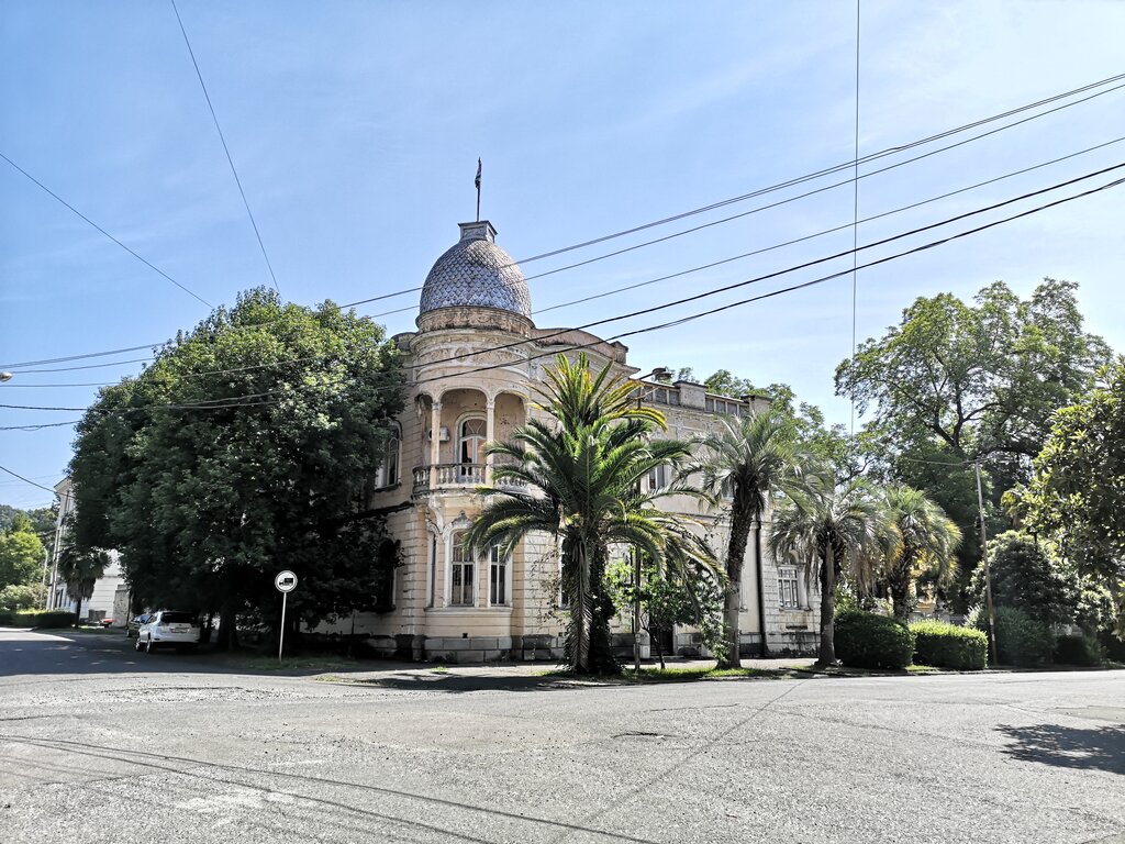 Üniversiteler Абхазский институт гуманитарных исследований им. Д.И. Гулиа, Suhum, foto