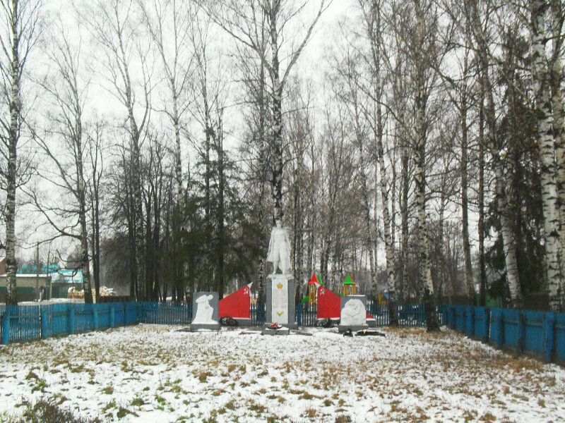 Anıt, heykel Воинам-землякам, погибшим в годы Великой Отечественной войны, Mariy El Cumhuriyeti, foto