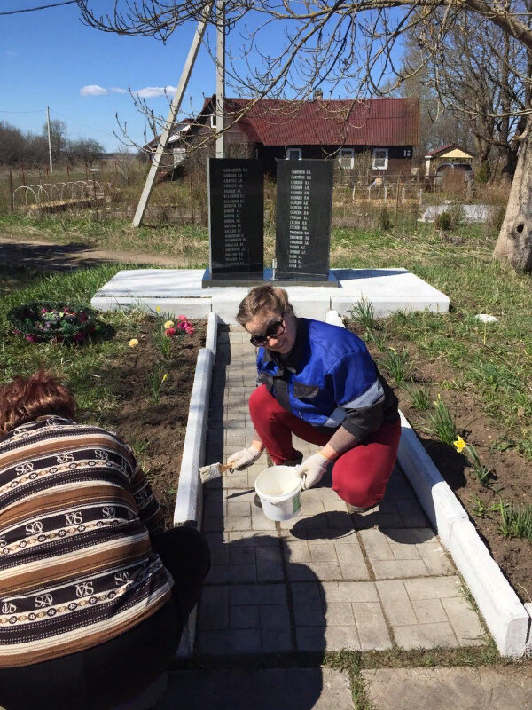 Anıt, heykel Мемориал павшим односельчанам, Saint‑Petersburg ve Leningradskaya oblastı, foto