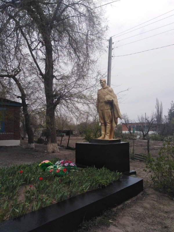 Anıt, heykel Погибшим воинам в Великой Отечественной Войны 1941-1945 гг., Rostovskaya oblastı, foto