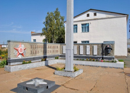 Anıt, heykel Воинам-землякам, погибшим в годы Великой Отечественной войны, Orenburgskaya oblastı, foto