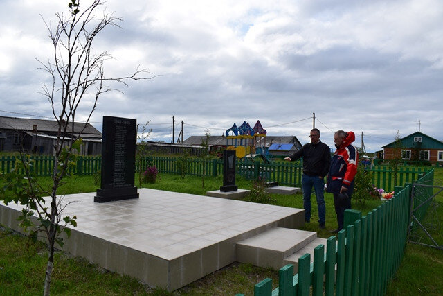 Anıt, heykel Воинам-землякам погибшим в годы Великой Отечественной войны, Nenets özerk okrugu, foto