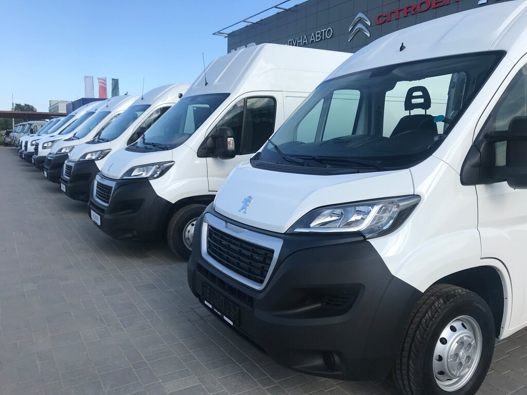 Otomobil satış galerileri Avtobus tsentr, Novosibirsk, foto