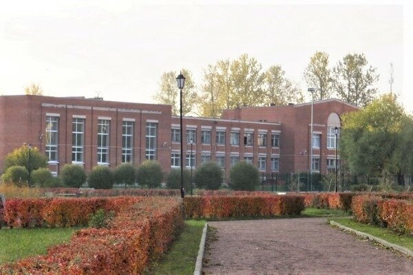 Ortaokul Средняя общеобразовательная школа № 602, Lomonosov, foto