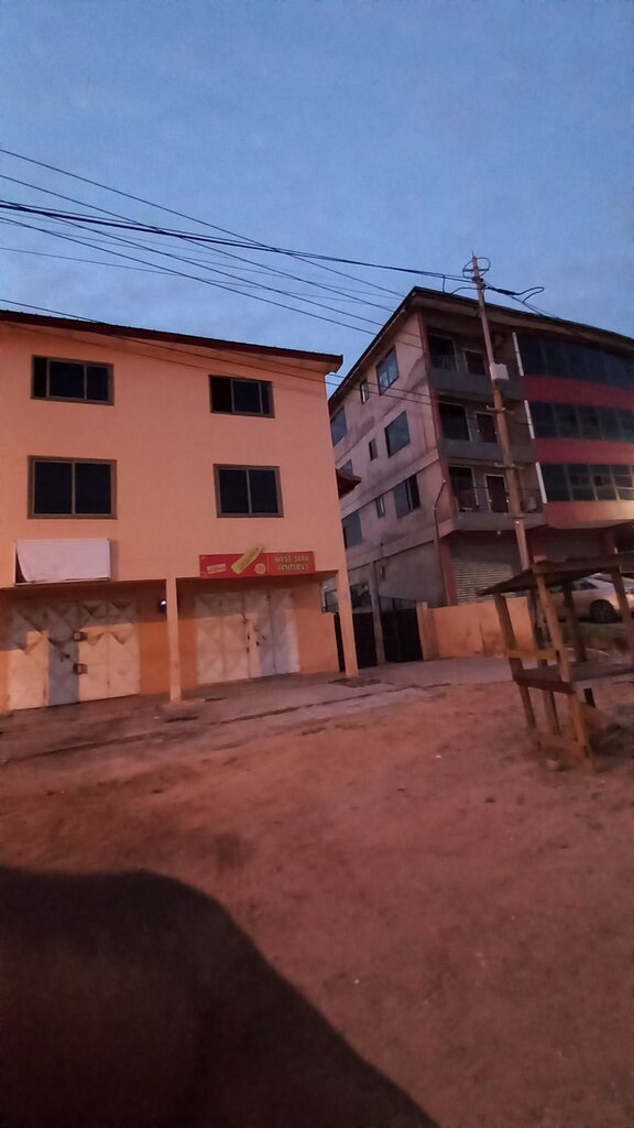 Market West Star Ventures, Akra, foto