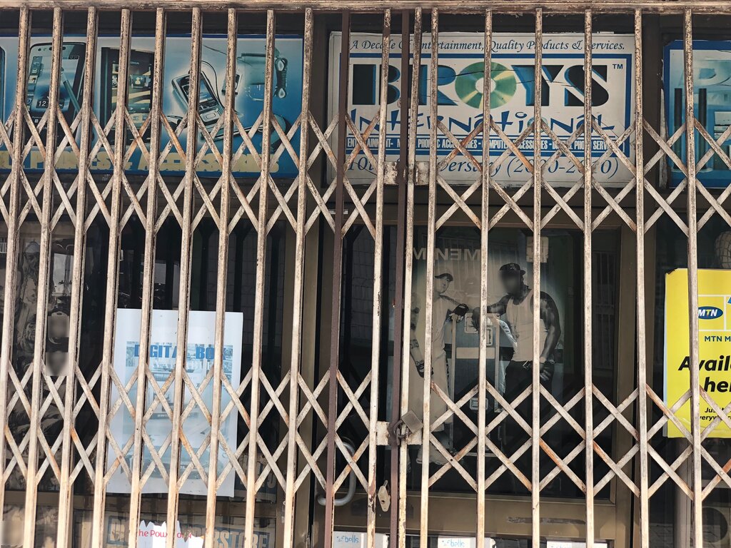 Elektronik eşya mağazaları Broys International Co. Ltd, Akra, foto