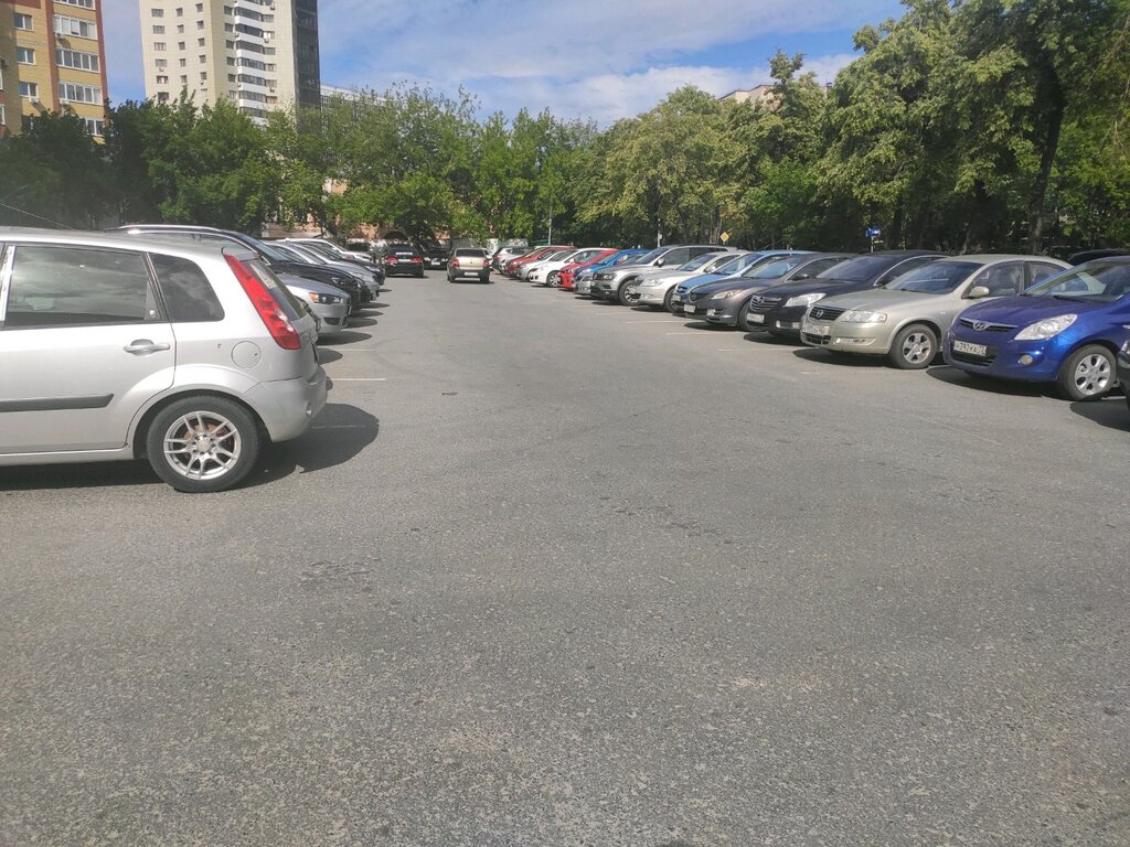 Otoparklar Parking lot, Tiumen, foto