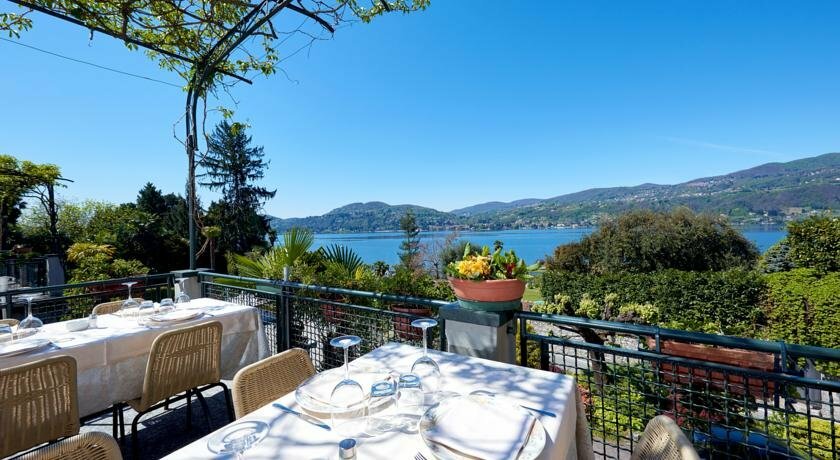 Otel Hotel Belvedere Ranco, Lombardiya, foto