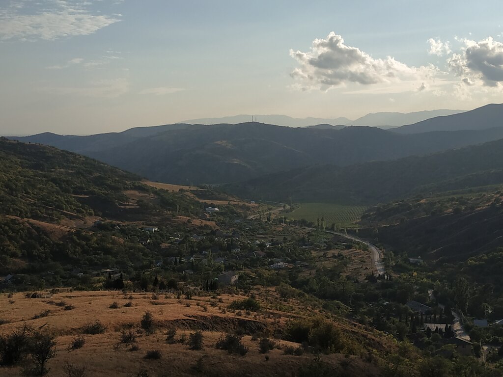 Dağ zirvesi Гора Хатурланын-Буруну 495 метров, Kırım Cumhuriyeti, foto