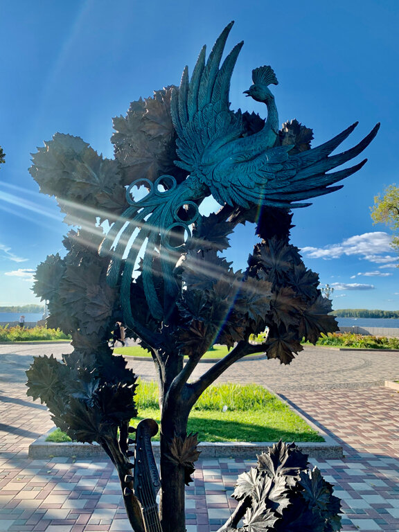 Park, sokak heykeli Скульптурная композиция Клён, посвящённая популярной песне ВИА Синяя птица, Samara, foto