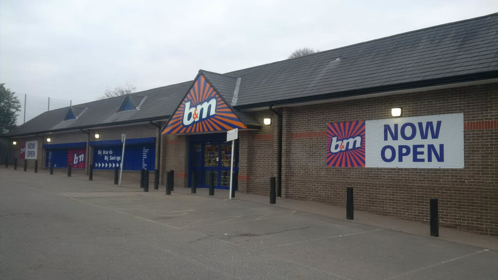 Şans oyunları B&m Store, Cornwall County, foto