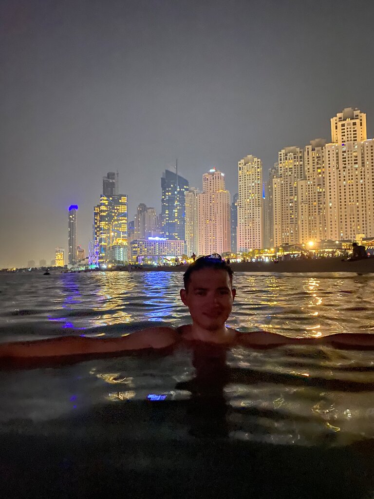 Benzin istasyonu Esso Oil, Almatı eyaleti, foto