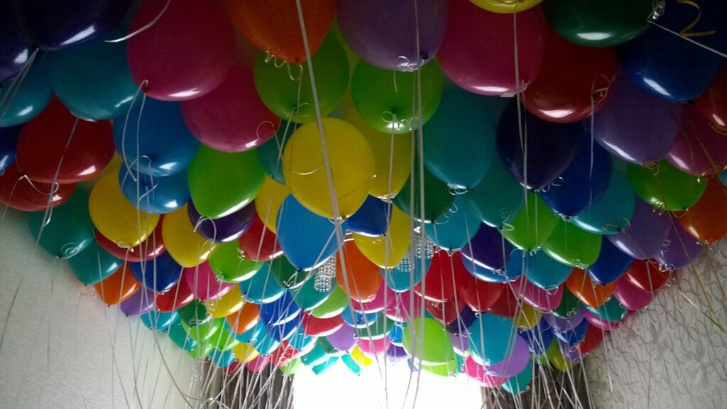 Kutlama ürünleri Gelievye shary, Samara, foto