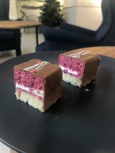 Eclair atelier 7 October (Gagarina Street No:21), kafe  Kolomna'dan