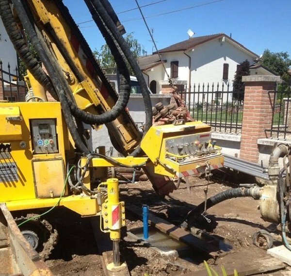 Madencilik işletmeleri Trivellazioni Pozzi Ballista Ettore, Lombardiya, foto